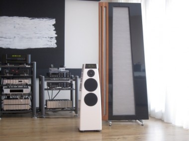 Meridian 818v3 – MC200 – DSP 5200 SE | HFA - The Independent Source for ...