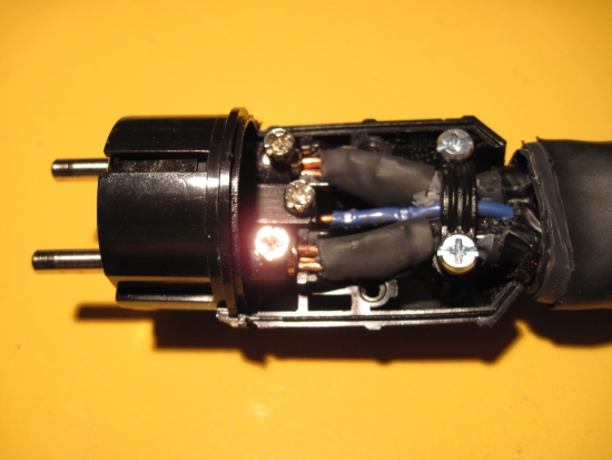 FIM Gold powercable – Fitting a Schuko power connector | HFA - The ...