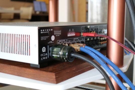 Anthem STR preamplifier and power amplifier | HFA - The Independent ...