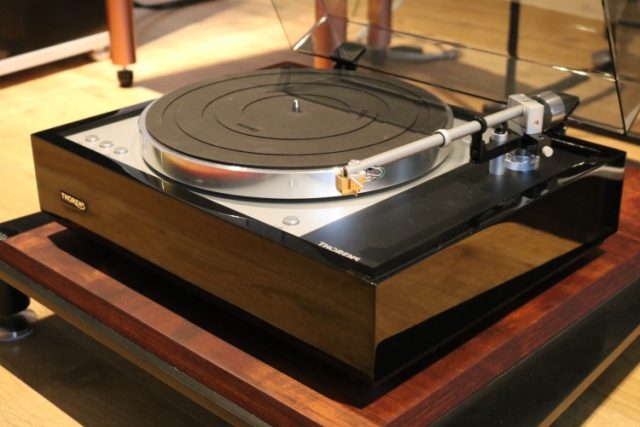 Thorens TD1600 Turntable with TP 160 Tonearm | HFA - The Independent ...