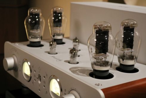 Melody WE-2688 Signature preamp with 211 MAX mono amplifiers | HFA ...