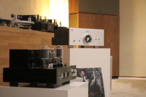 Melody WE-2688 Signature preamp with 211 MAX mono amplifiers | HFA ...