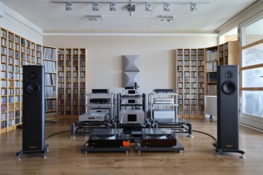 Melco E100A H80 8TB audiophile USB Drive | HFA - The Independent Source ...